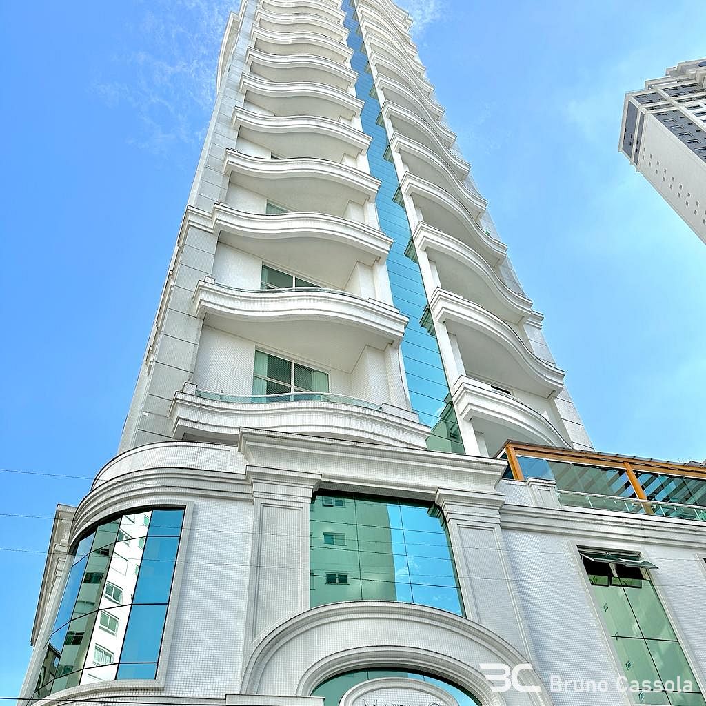 MAJESTIC EMBRAED: Mobiliado, pé direito duplo, vista do mar