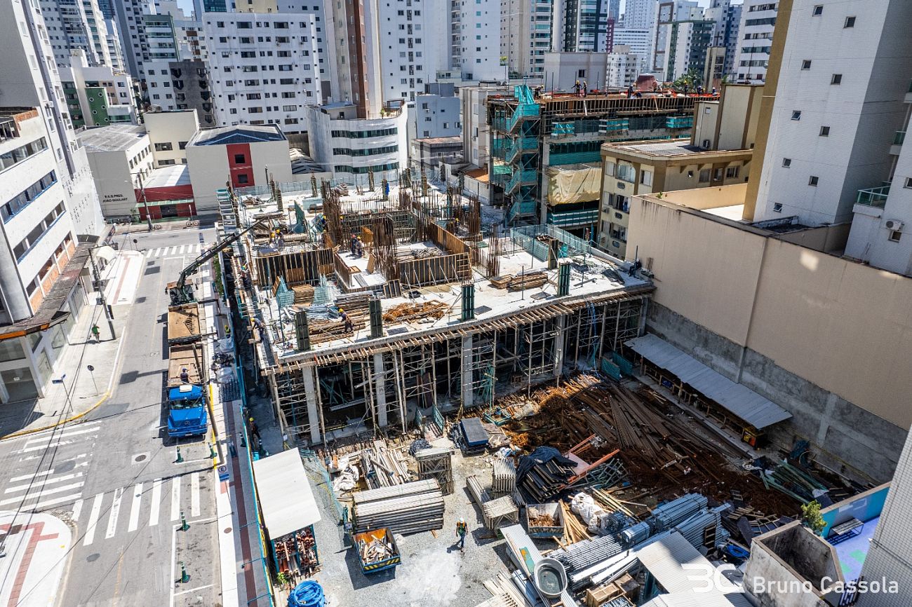 ICONIC TOWER - FG: ANDAR ALTO ACIMA DO 54º - Bruno Cassola Corretor